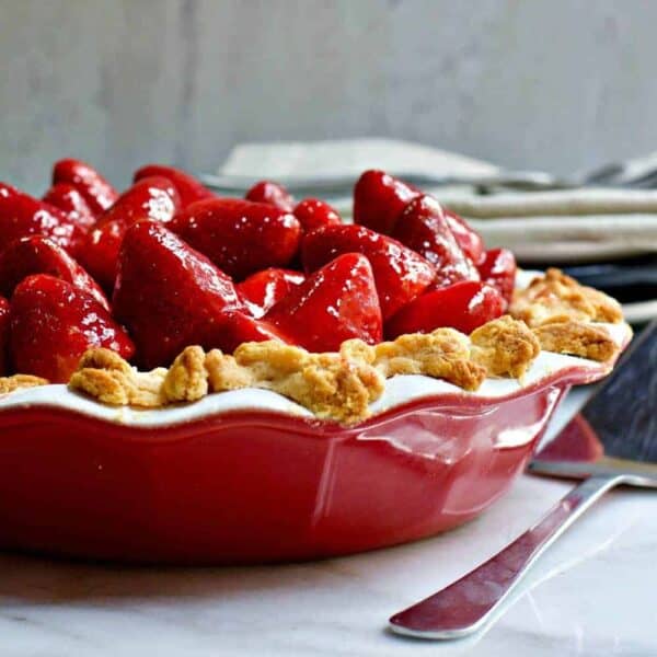Fresh Strawberry Pie - Pinch and Swirl