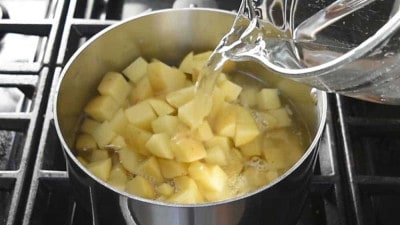 Skillet Potatoes (Crispy outside, creamy inside!) - Pinch and Swirl