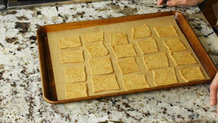 Lavosh Crackers (w/ Sesame Seeds & Olive OIl) - Pinch and Swirl