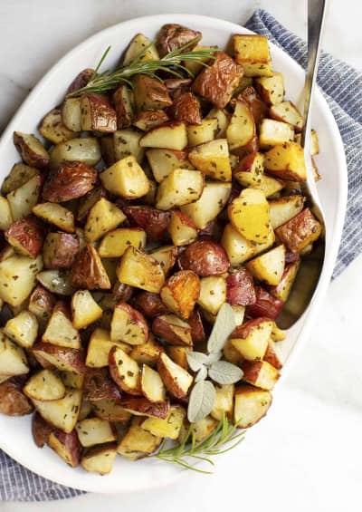 Italian Roasted Potatoes (Easy, Crispy and Creamy!) - Pinch and Swirl