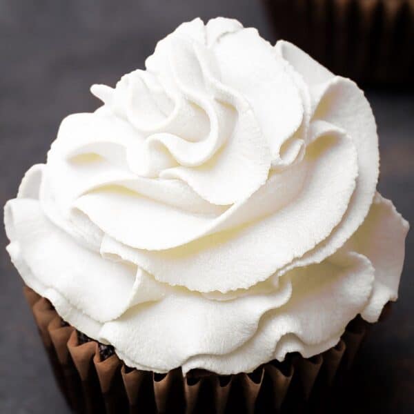 Stabilized Whipped Cream Frosting (5 minute recipe!) - Pinch and Swirl