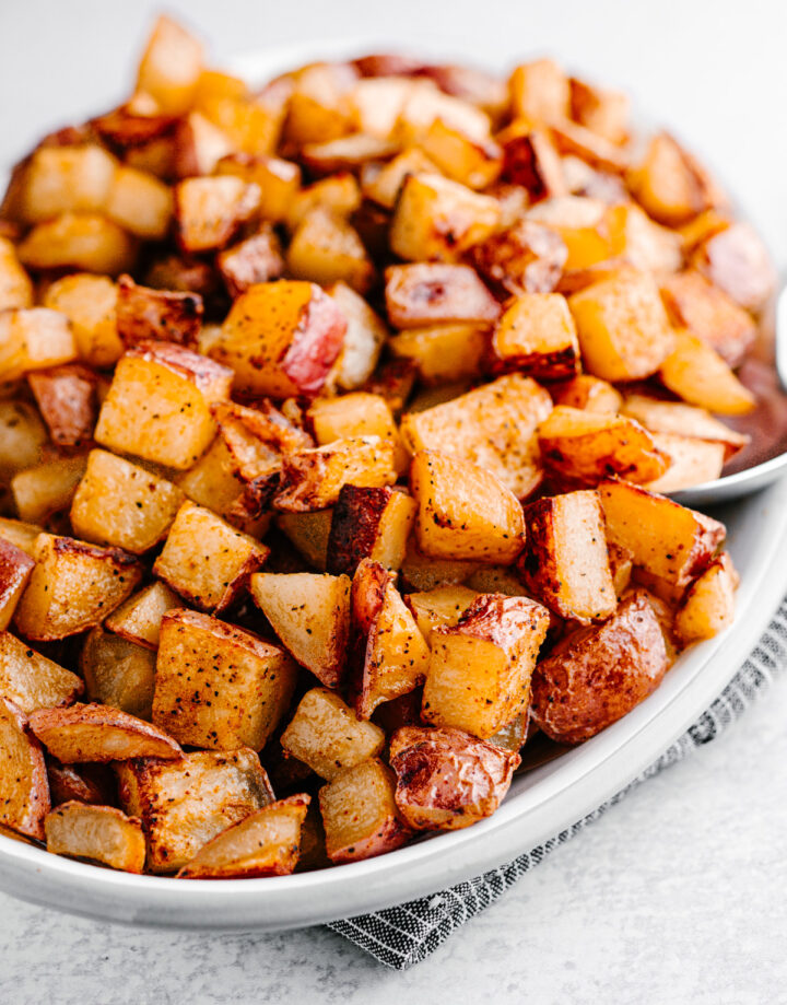 Cajun Potatoes (Crispy, creamy & spicy!) - Pinch and Swirl