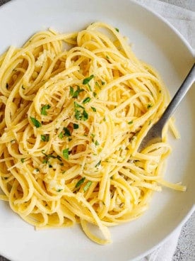 Lemon Basil Pasta (20 minute recipe!) - Pinch and Swirl