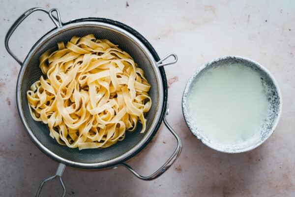 Garlic Parmesan Chicken Pasta (Ready in 30 Minutes) - Pinch and Swirl