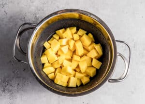 Cheesy Mashed Potatoes - Pinch and Swirl