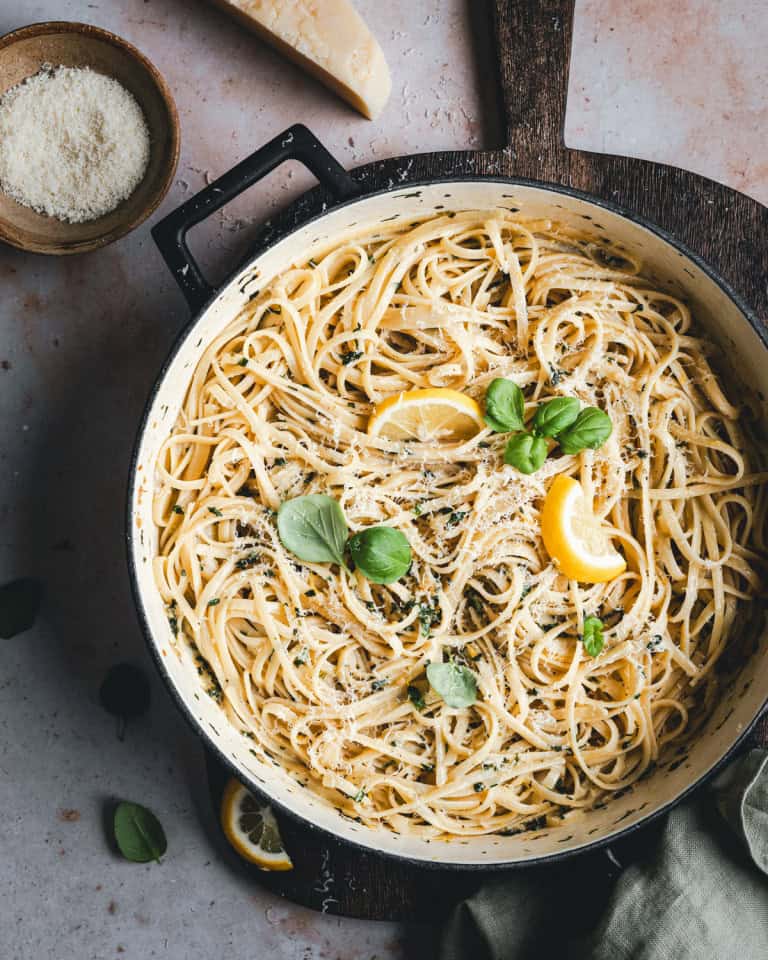 Lemon Basil Pasta (20 minute recipe!) - Pinch and Swirl