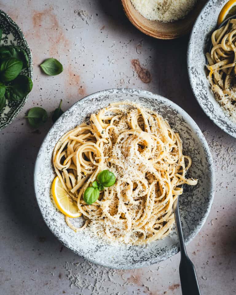Lemon Basil Pasta (20 minute recipe!) - Pinch and Swirl
