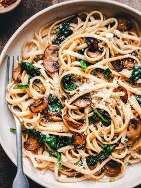 Lemon Basil Pasta (20 minute recipe!) - Pinch and Swirl